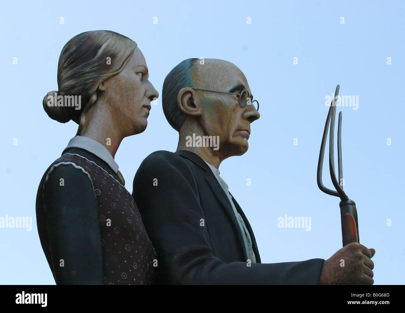 American gothic statues hi-res stock photography and images - Alamy