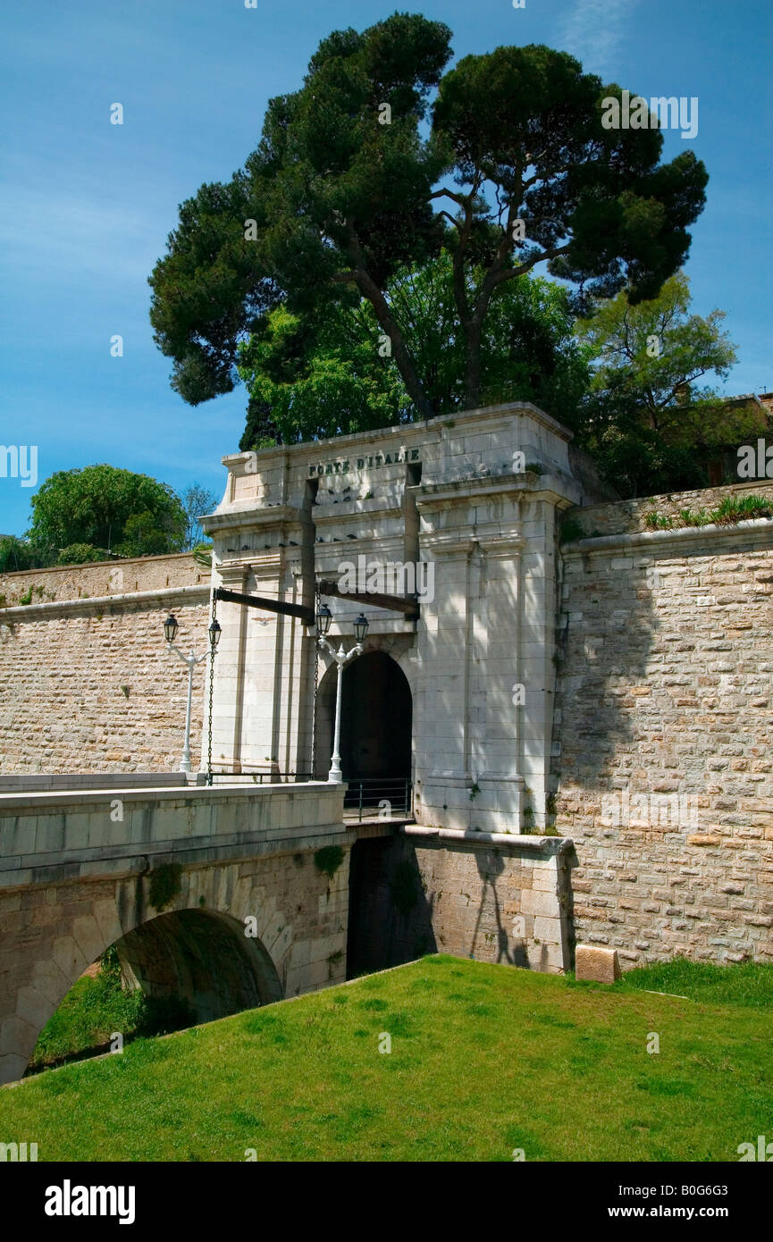 ITALY GATE TOULON VAR PROVENCE FRANCE Stock Photo - Alamy