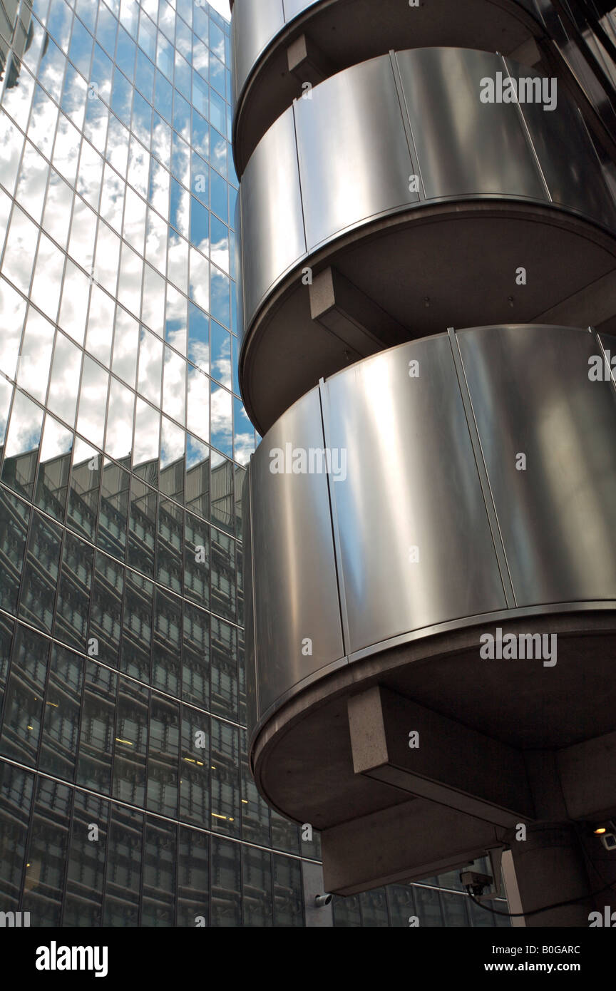 Lloyds of London stainless steel staircase, infront of the Willis ...