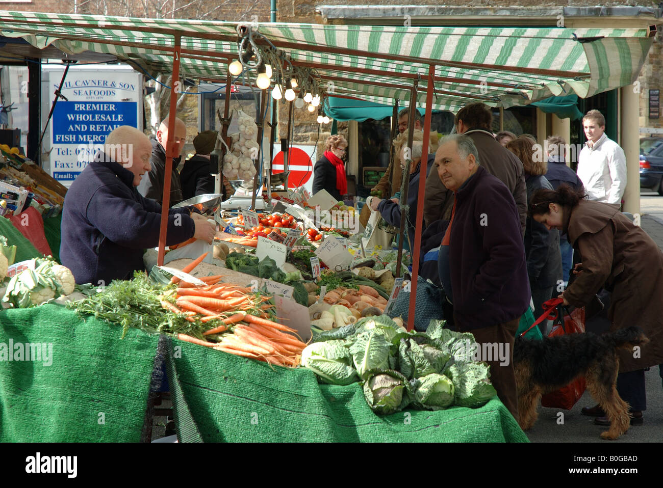 Fruit And Veg Market Trader Uk Stock Photos & Fruit And Veg Market ...
