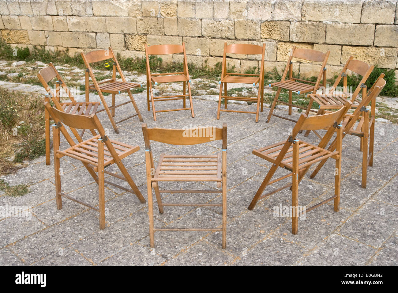 Circle of Chairs Stock Photo - Alamy