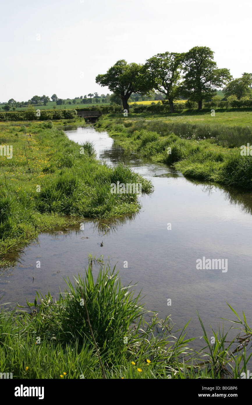 Chalk stream river ver hi-res stock photography and images - Alamy