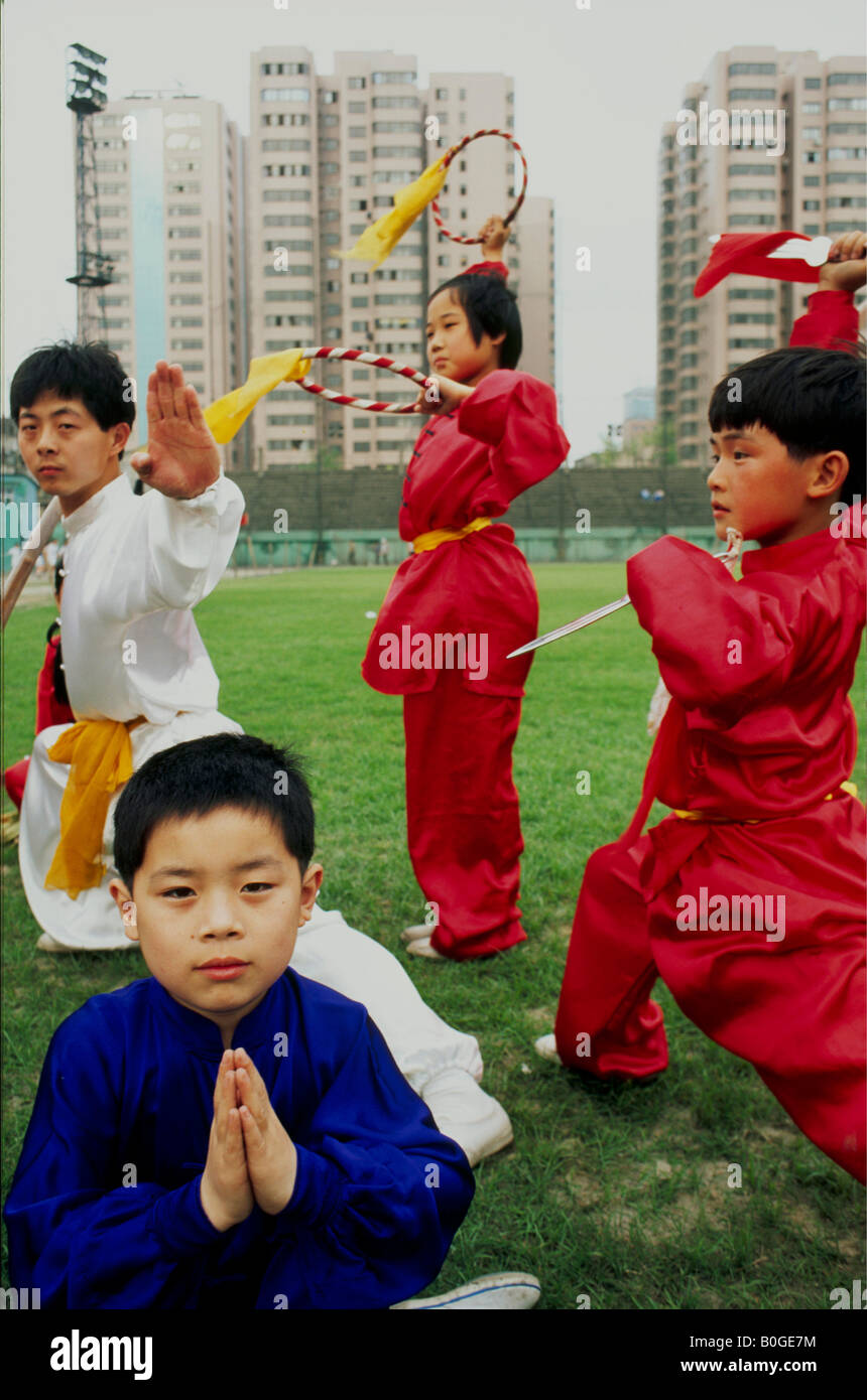 China chinese students art hi-res stock photography and images - Alamy