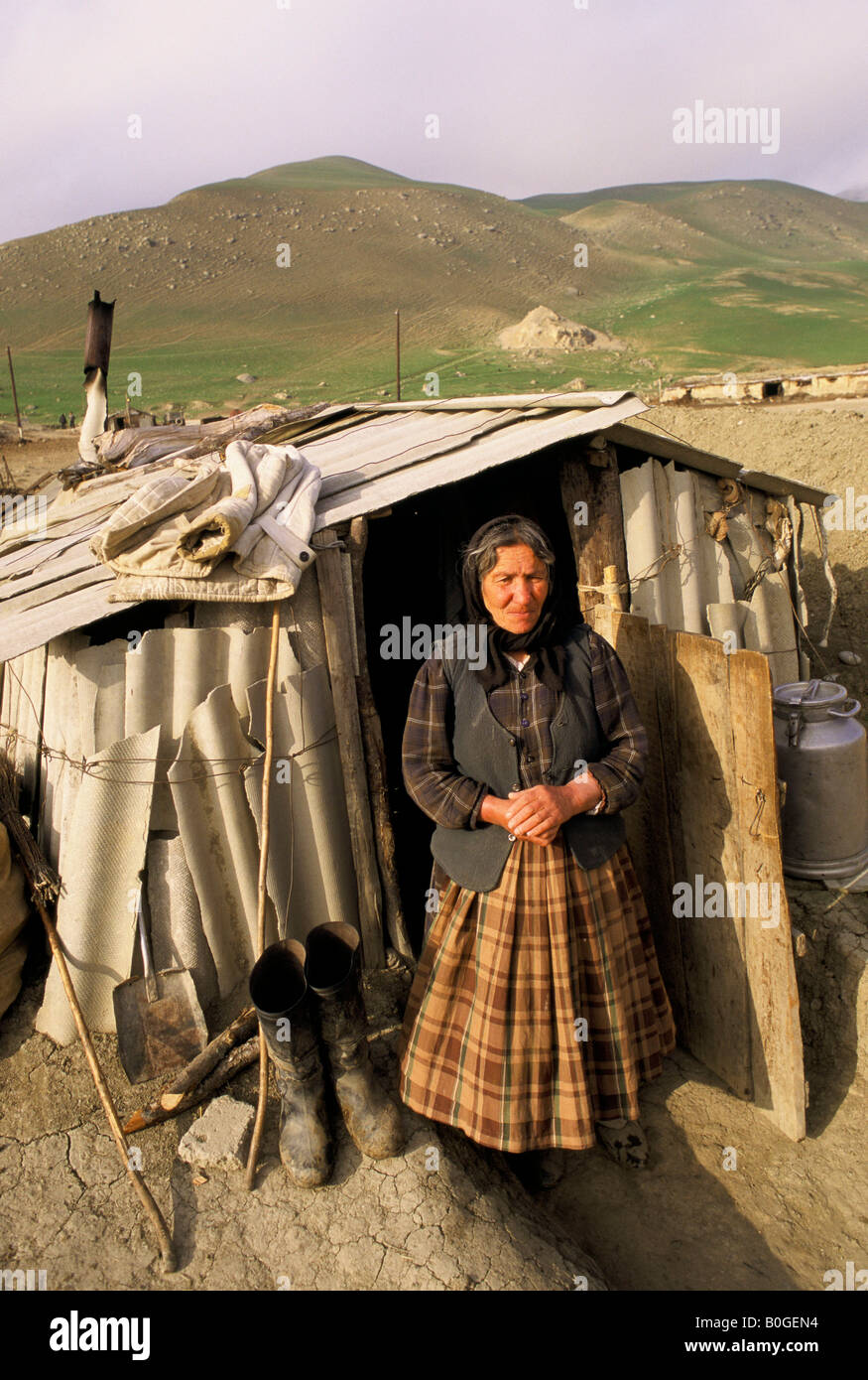 Home refugee camp hi-res stock photography and images - Alamy