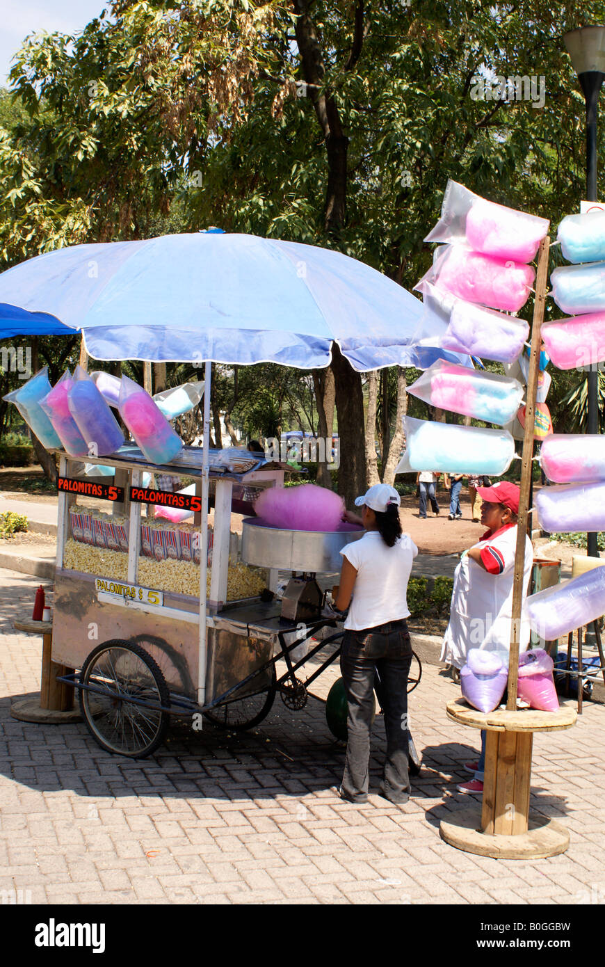 Popcorn and cotton candy hi-res stock photography and images - Alamy