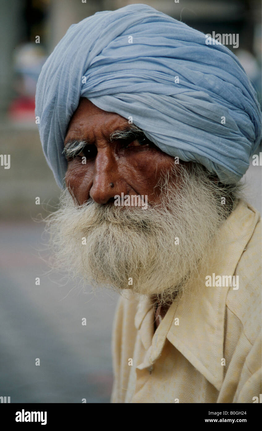 Old sikh man hi-res stock photography and images - Alamy