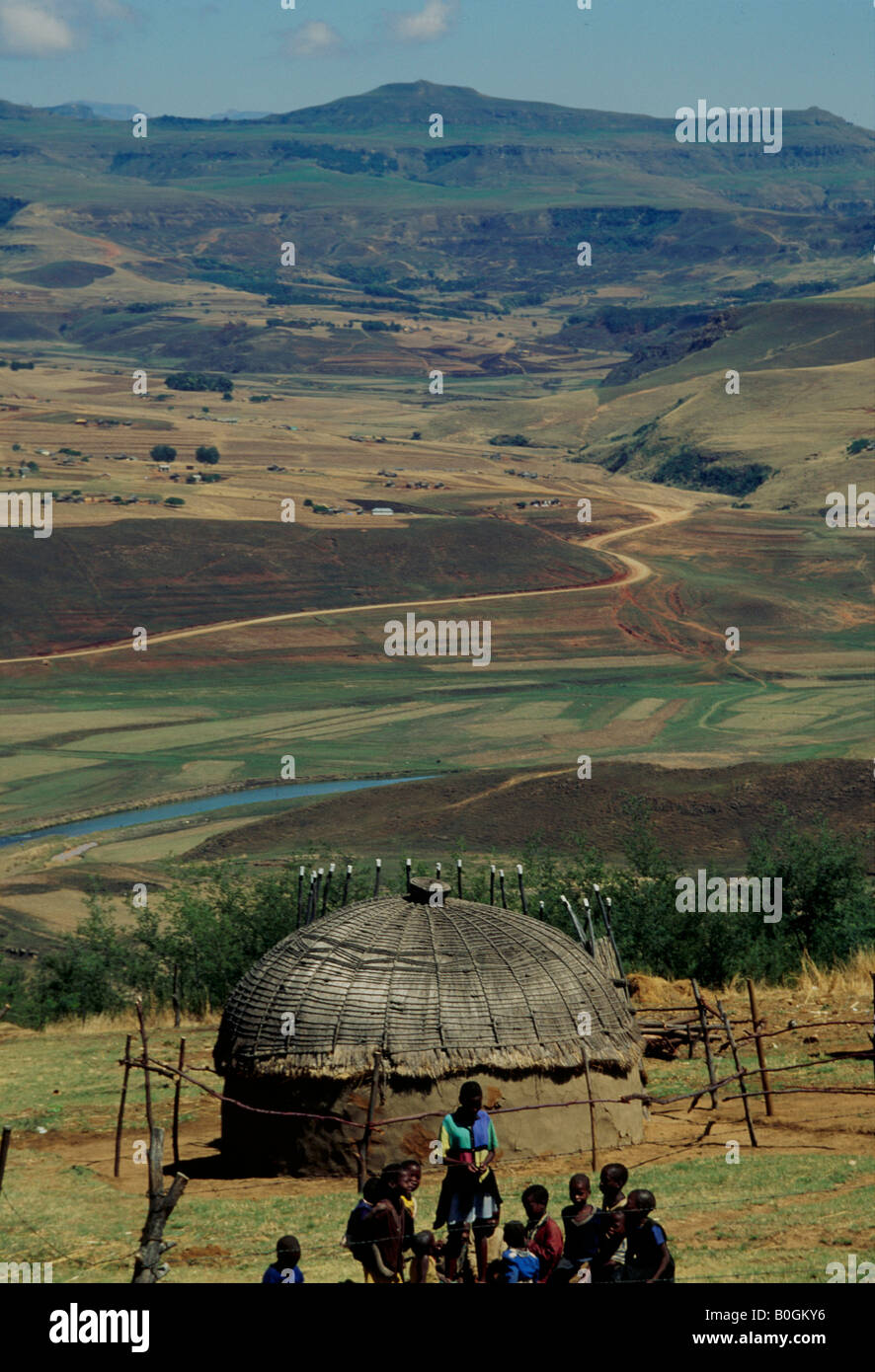 Xhosa hut hi-res stock photography and images - Alamy