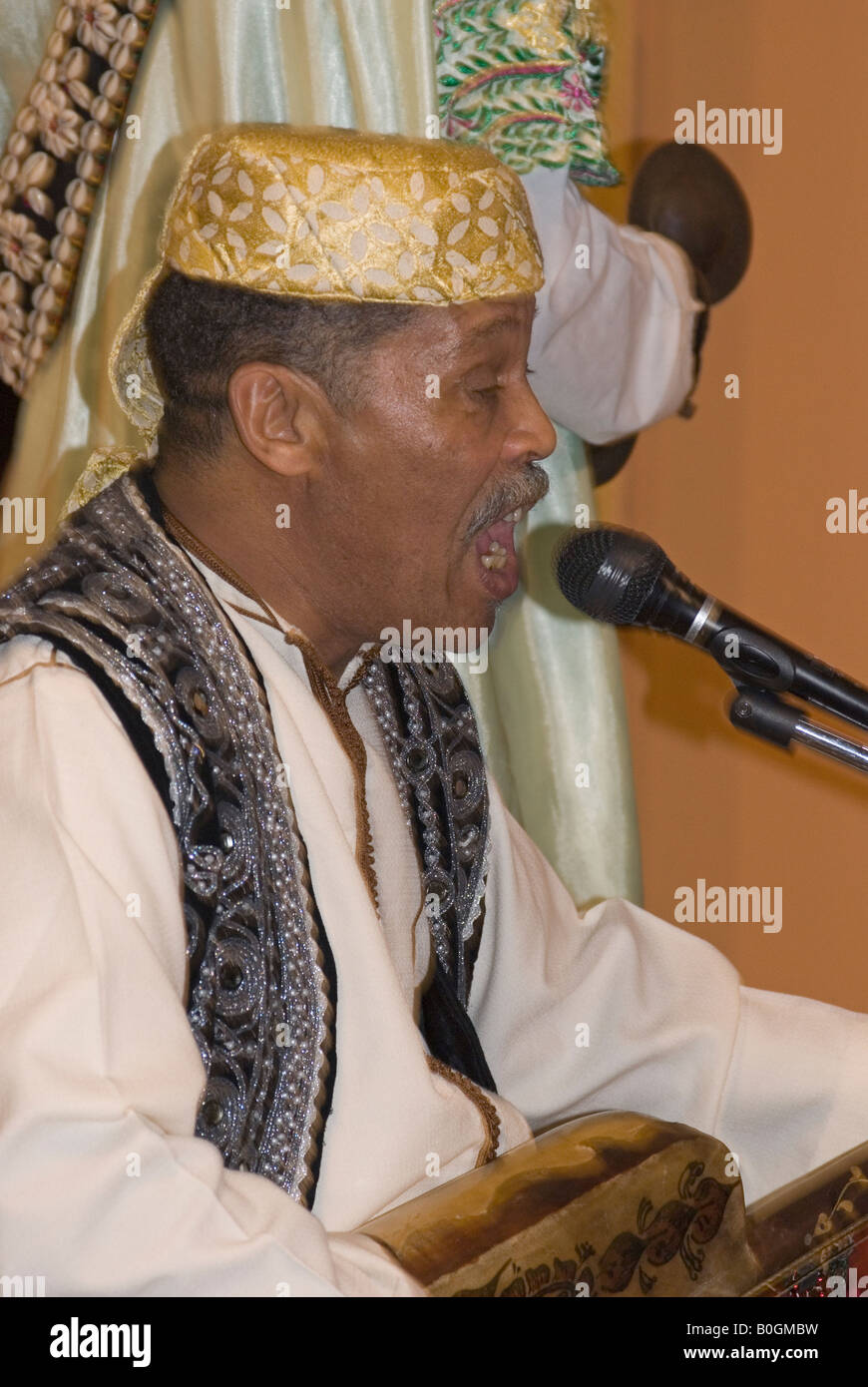 Morocco traditional singer hi-res stock photography and images - Alamy