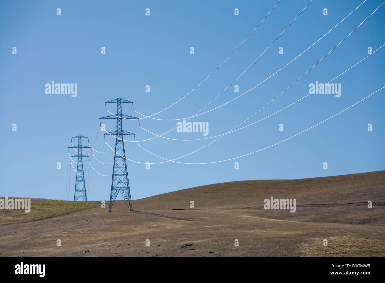 Cables carrying electricity hi-res stock photography and images - Alamy