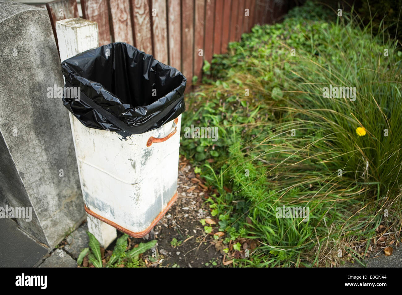 Bin liner hospital hi-res stock photography and images - Alamy
