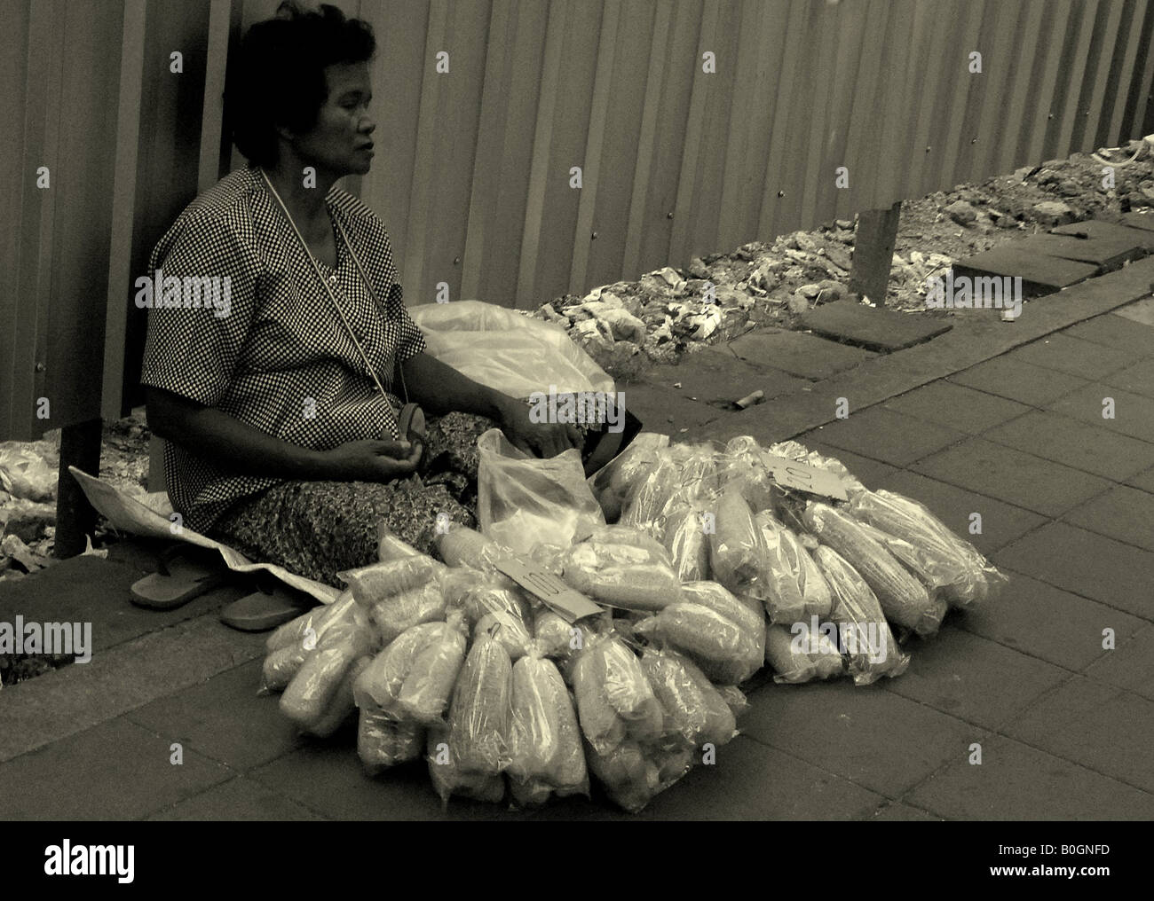 Homeless lady hi-res stock photography and images - Alamy