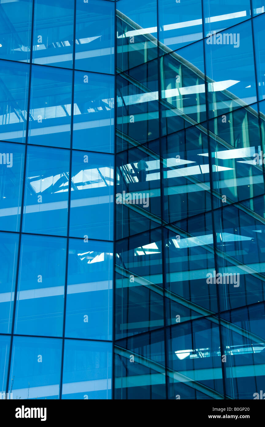 Modern glass building hi-res stock photography and images - Alamy