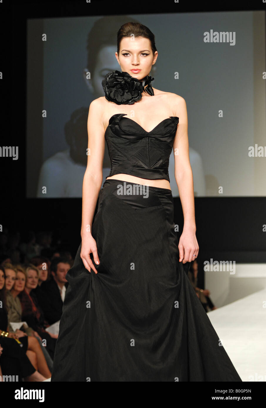 Fashion runway hi-res stock photography and images - Alamy