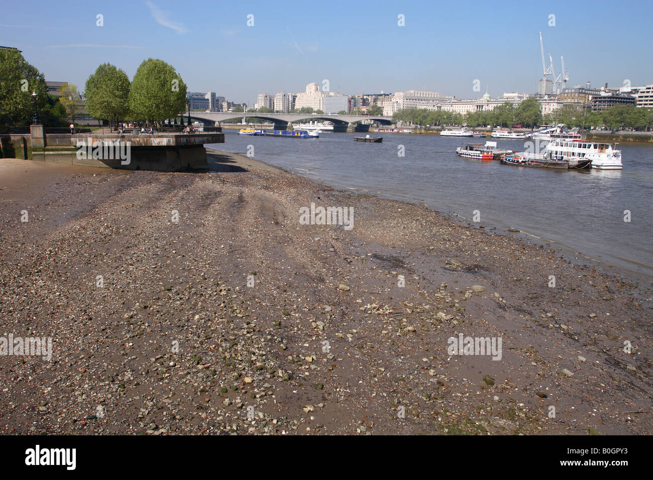 Thames at low tide hi-res stock photography and images - Alamy