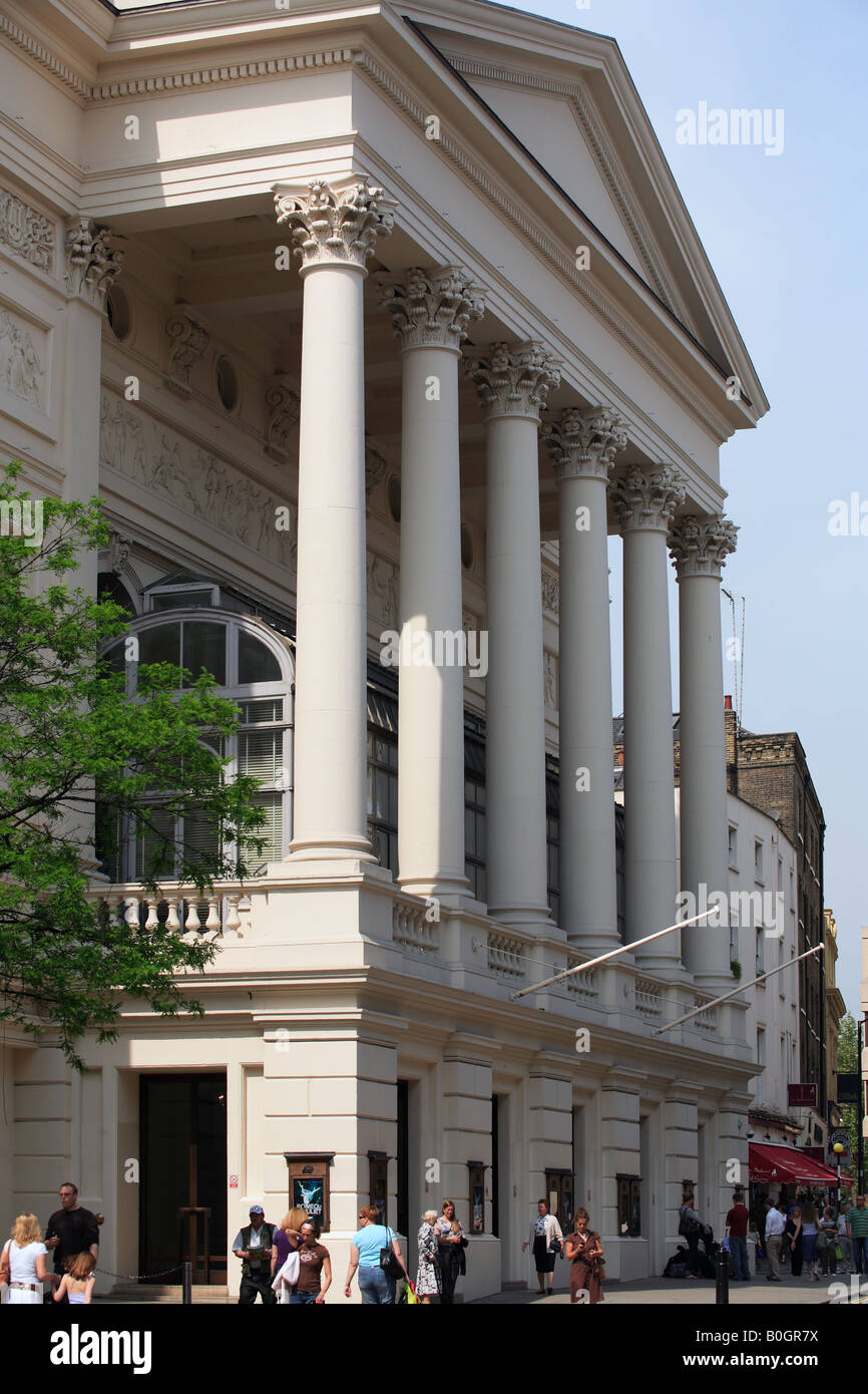 Covent garden royal opera house hi-res stock photography and images - Alamy