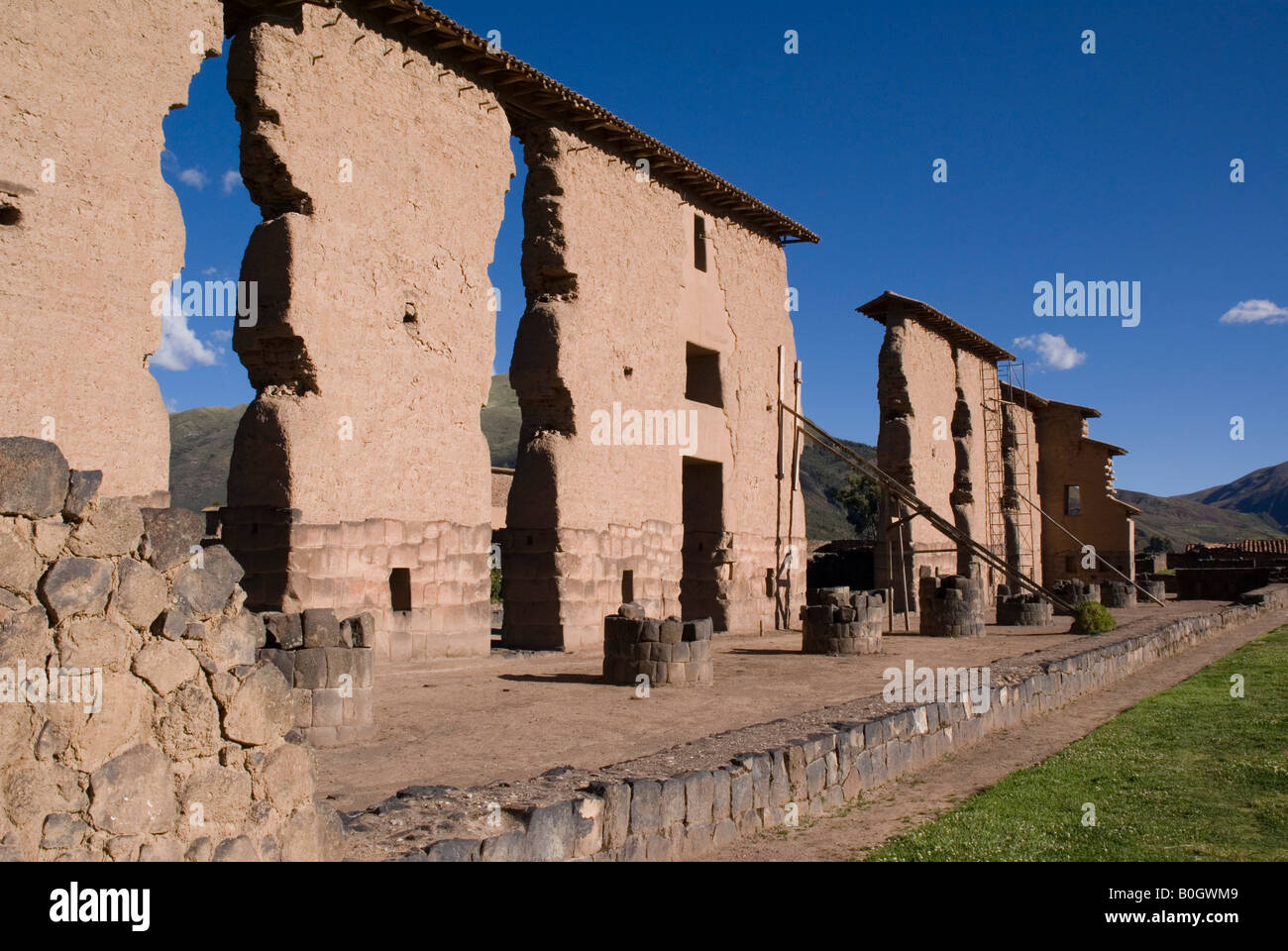 Inca Ruins, Raqchi, Peru Stock Photo - Alamy