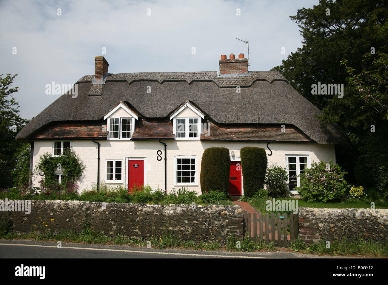 Thatched cottage in the rural hamlet of Hambledon Stock Photo - Alamy