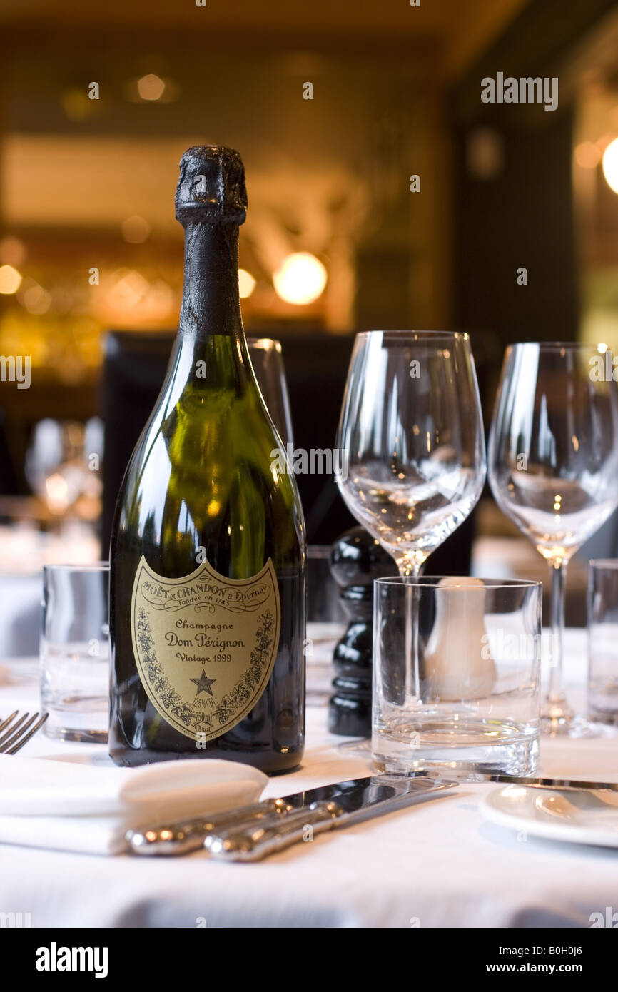 Table layed out in a restaurant Stock Photo - Alamy