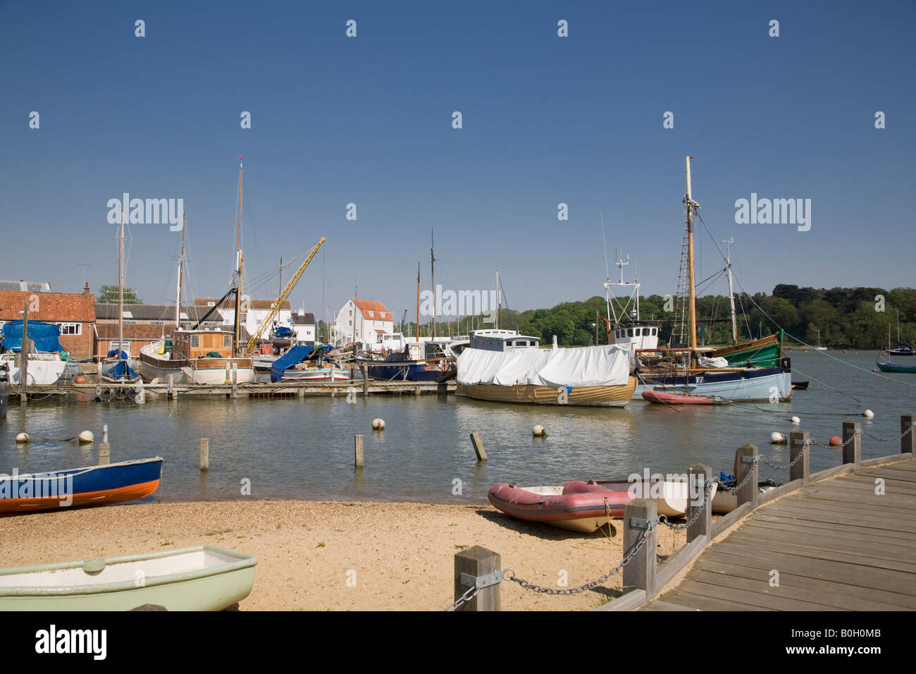 Woodbridge suffolk river debden hi-res stock photography and images - Alamy