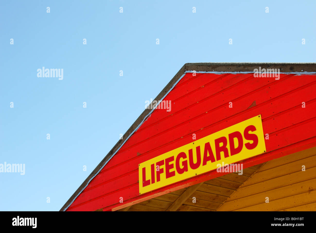 Lifeguards shed hi-res stock photography and images - Alamy