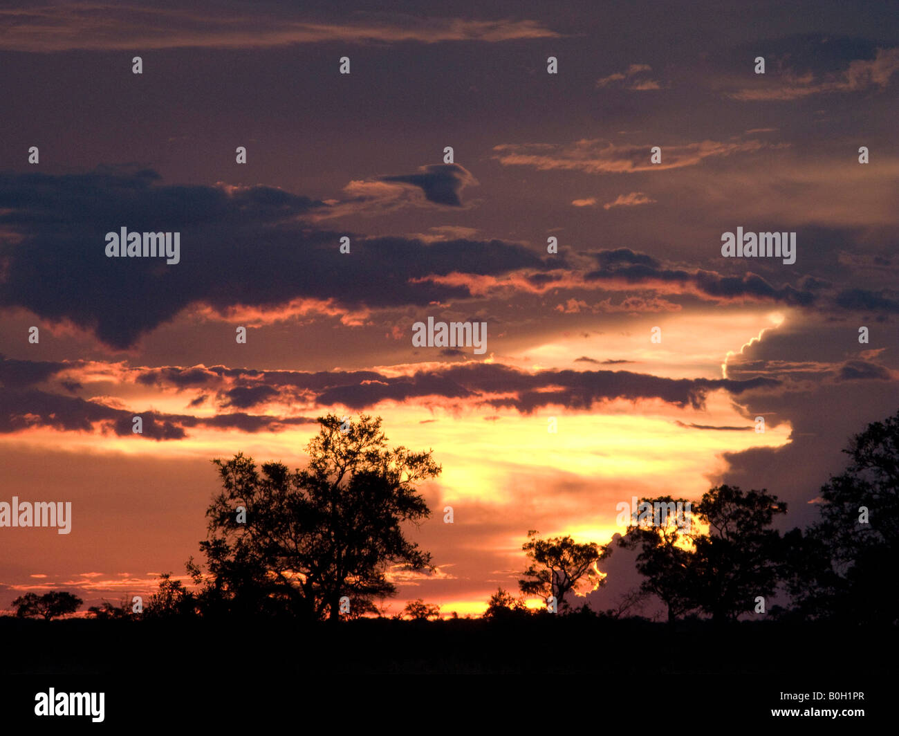 Sun is setting hi-res stock photography and images - Alamy