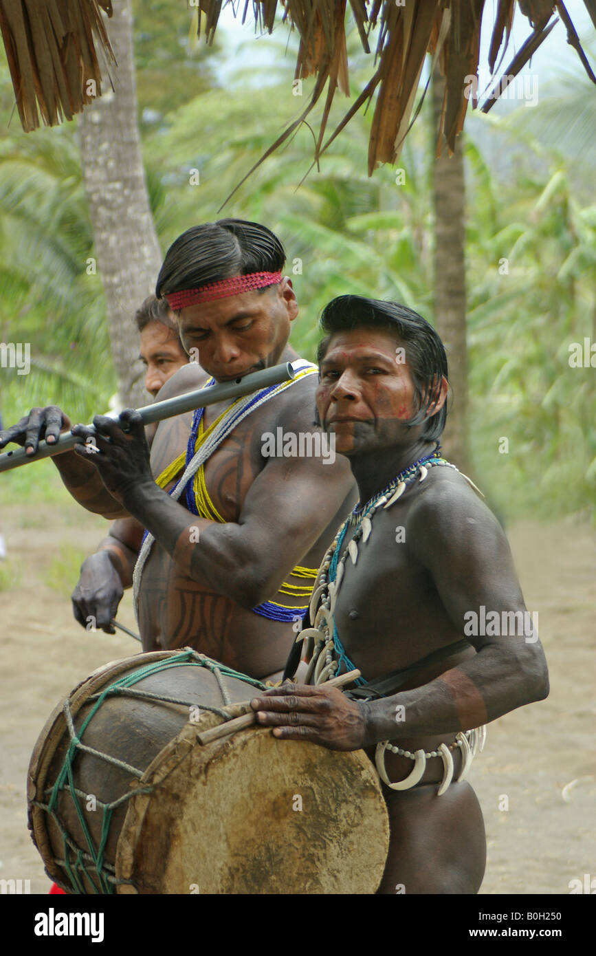 Embera hi-res stock photography and images - Alamy
