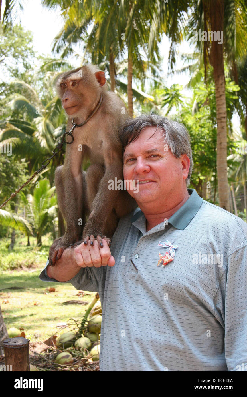 Two Monkeys Posing High Resolution Stock Photography and Images - Alamy