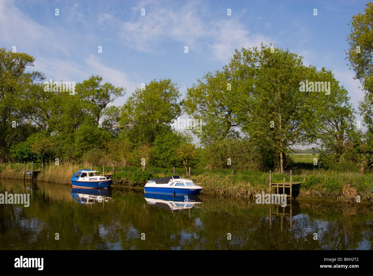Norfolk broads river waveney hi-res stock photography and images - Alamy