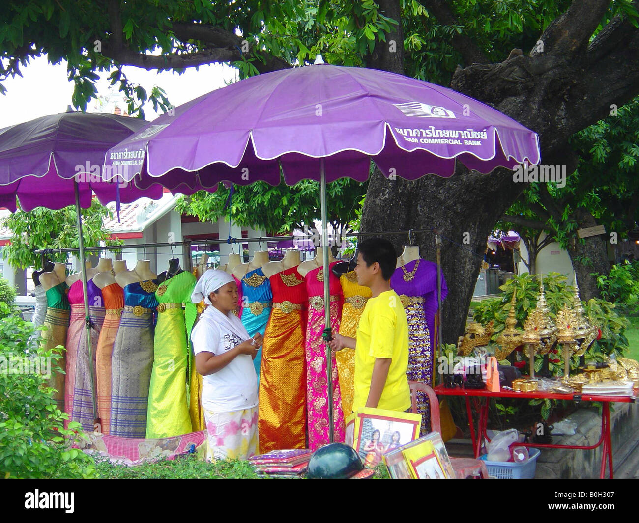 Thai shop keeper hi-res stock photography and images - Alamy