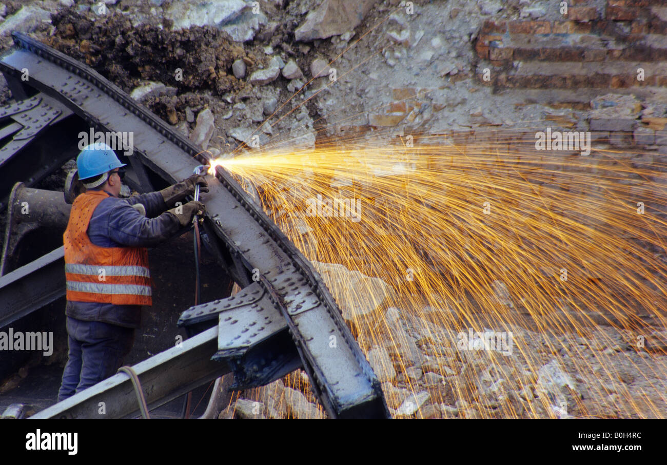 Old steel beam hi-res stock photography and images - Alamy