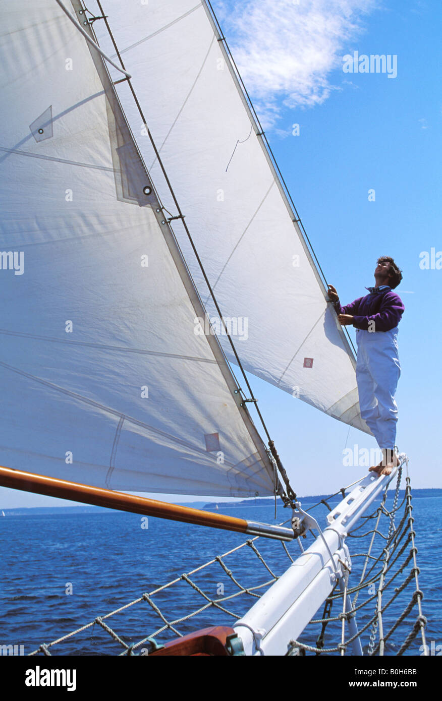 Trim your sails hi-res stock photography and images - Alamy