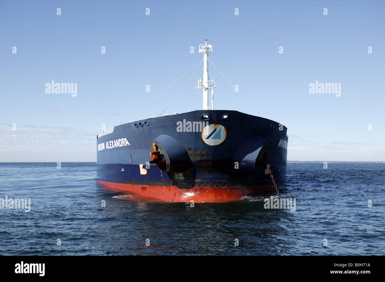 Bow of oil tanker hi-res stock photography and images - Alamy