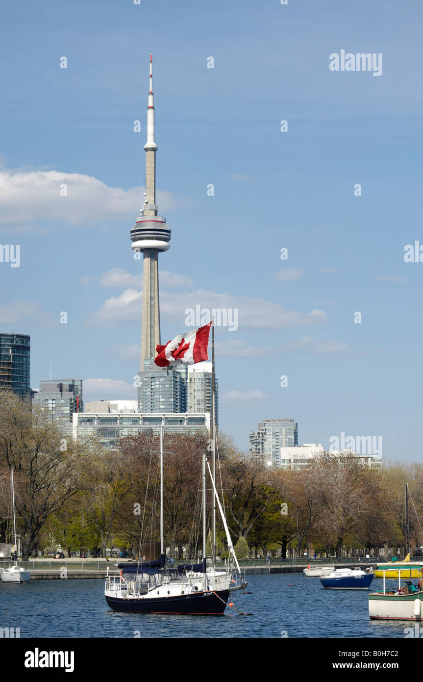 Cn tower canadian flag toronto hi-res stock photography and images - Alamy