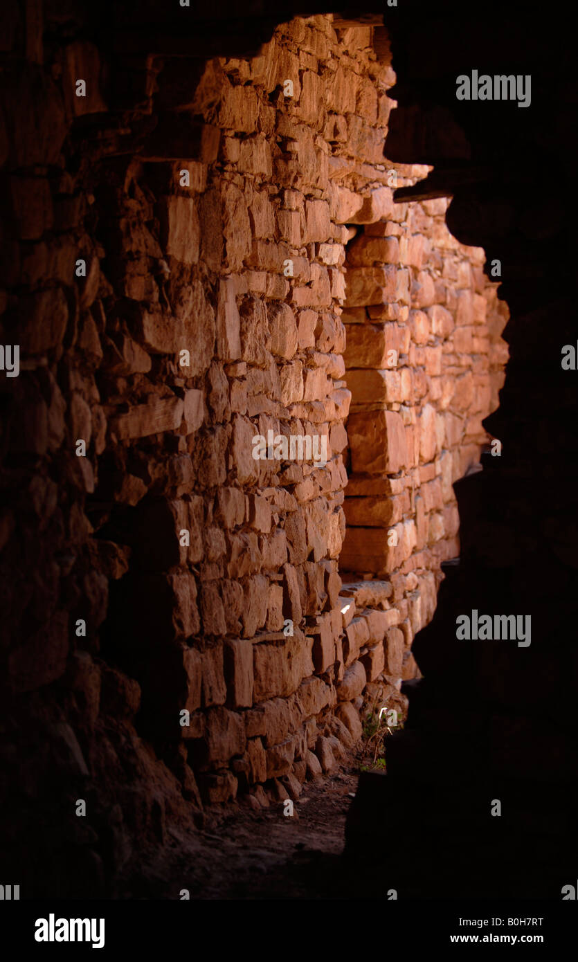 Native american dwelling hi-res stock photography and images - Alamy