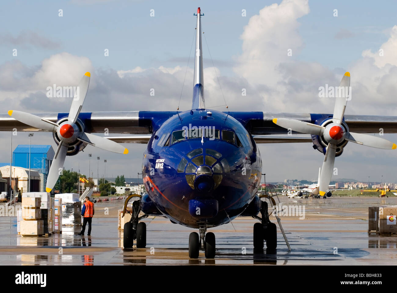 Antonov an 12 antonov airplane hi-res stock photography and images - Alamy