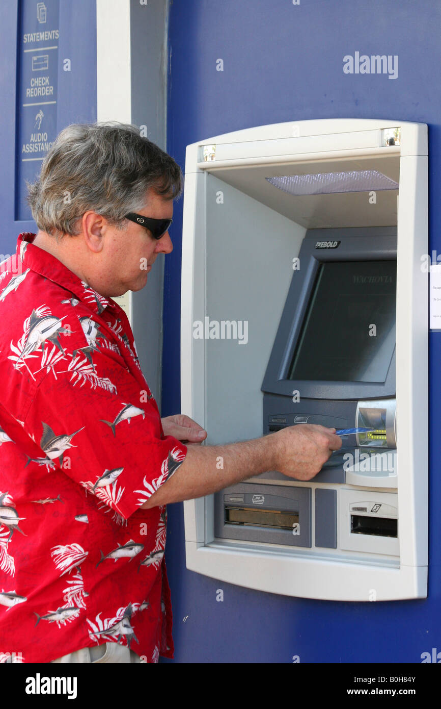 Walk up atm machine hi-res stock photography and images - Alamy