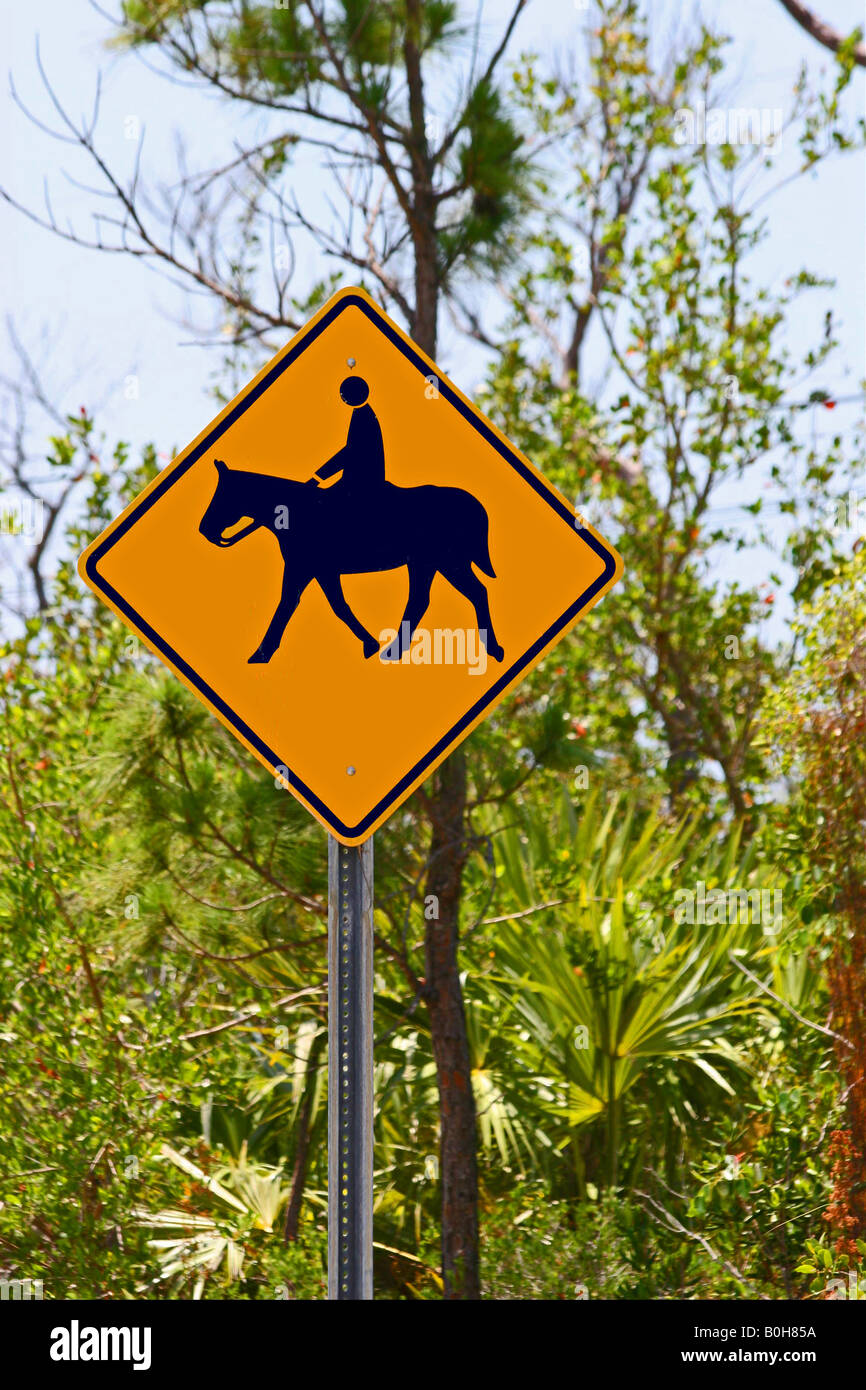 Horse riders road sign hi-res stock photography and images - Alamy