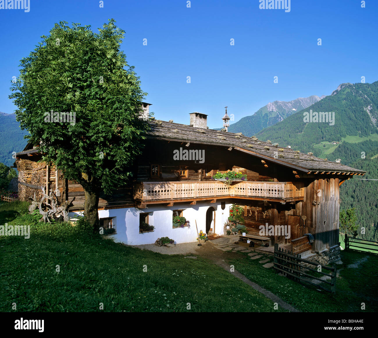 Bauernhaus tirol hi-res stock photography and images - Alamy