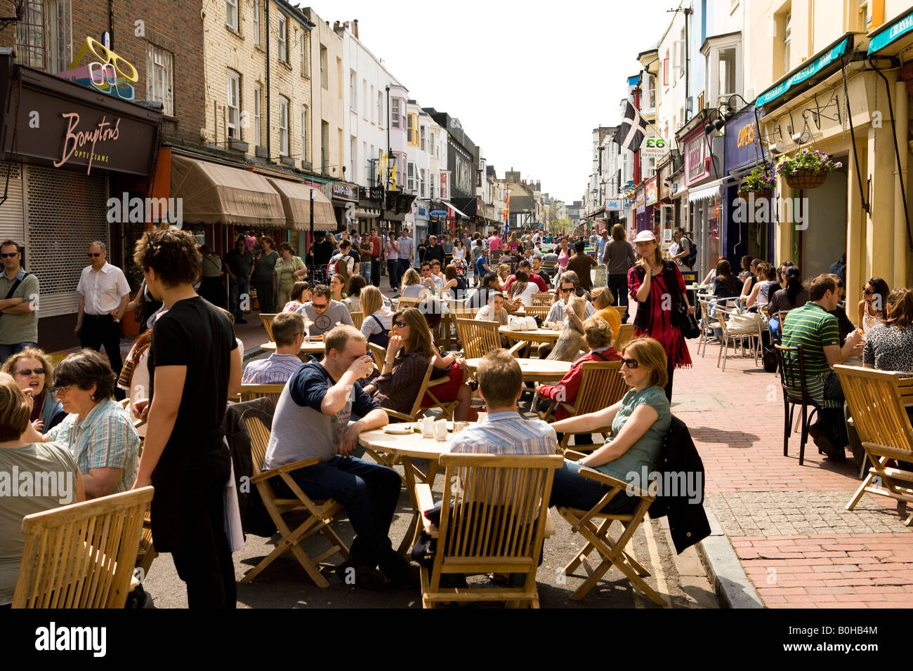 Brighton street pavement hi-res stock photography and images - Alamy