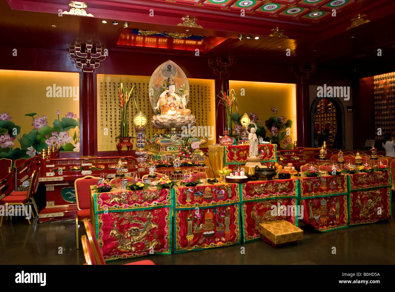 Buddha statue at the Kwan Im Thong Hood Cho Temple, Waterloo Street ...