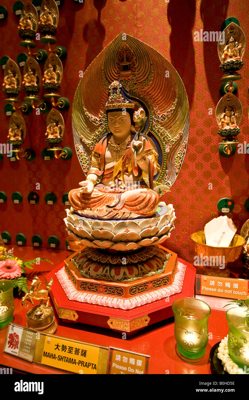 Buddha statue at the Kwan Im Thong Hood Cho Temple, Waterloo Street ...