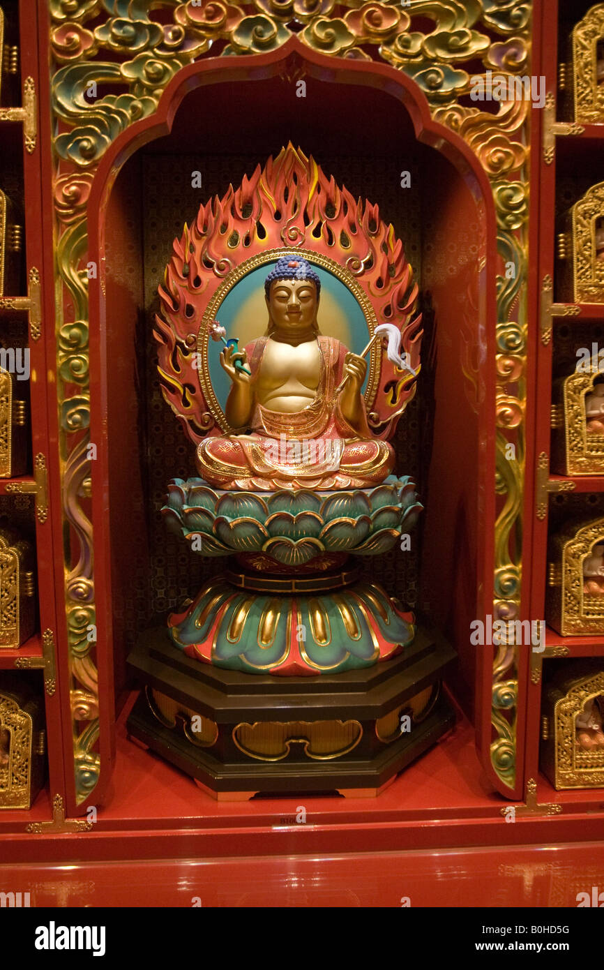 Buddha statue at the Kwan Im Thong Hood Cho Temple, Waterloo Street ...