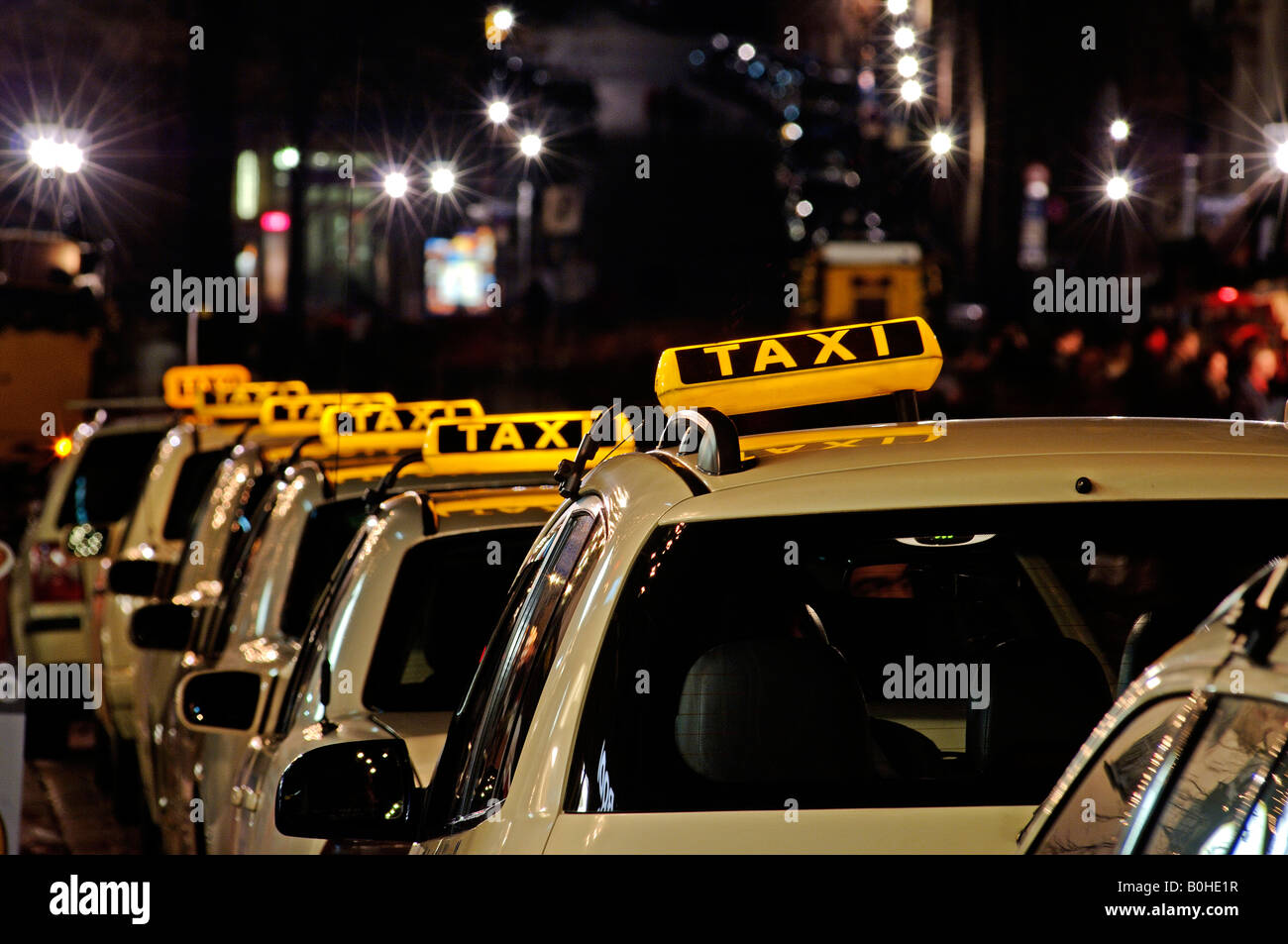 Taxicab taxi cab stand rank hi-res stock photography and images - Alamy
