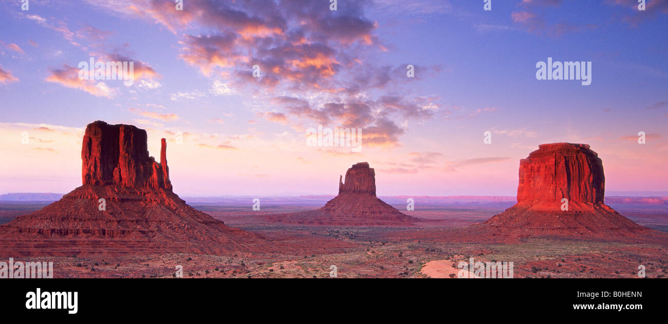 Monument Valley at sunset, Utah Stock Photo - Alamy