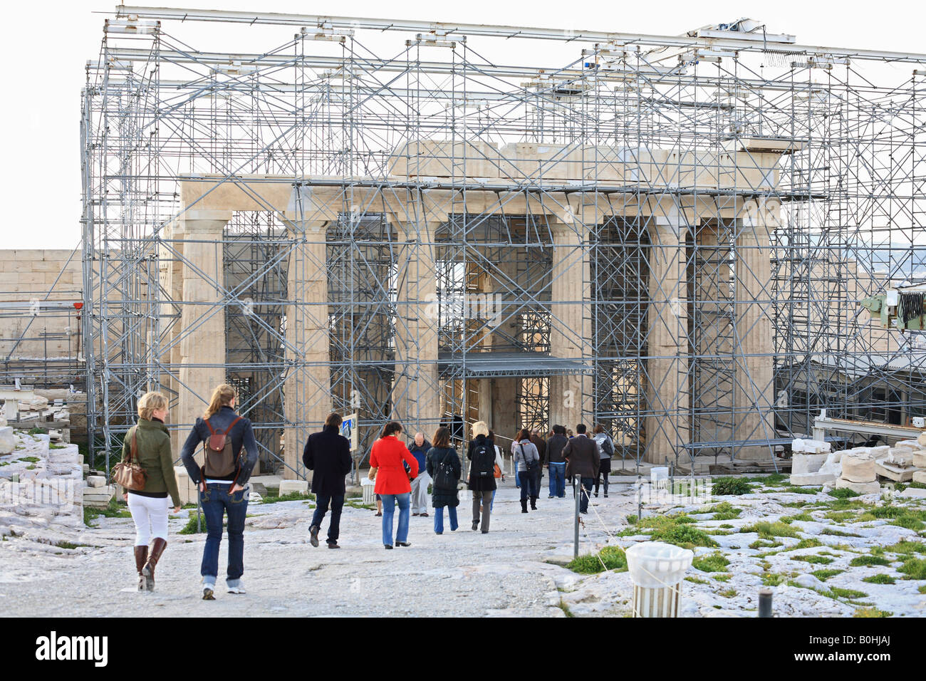 Greek temple scaffolding hi-res stock photography and images - Alamy