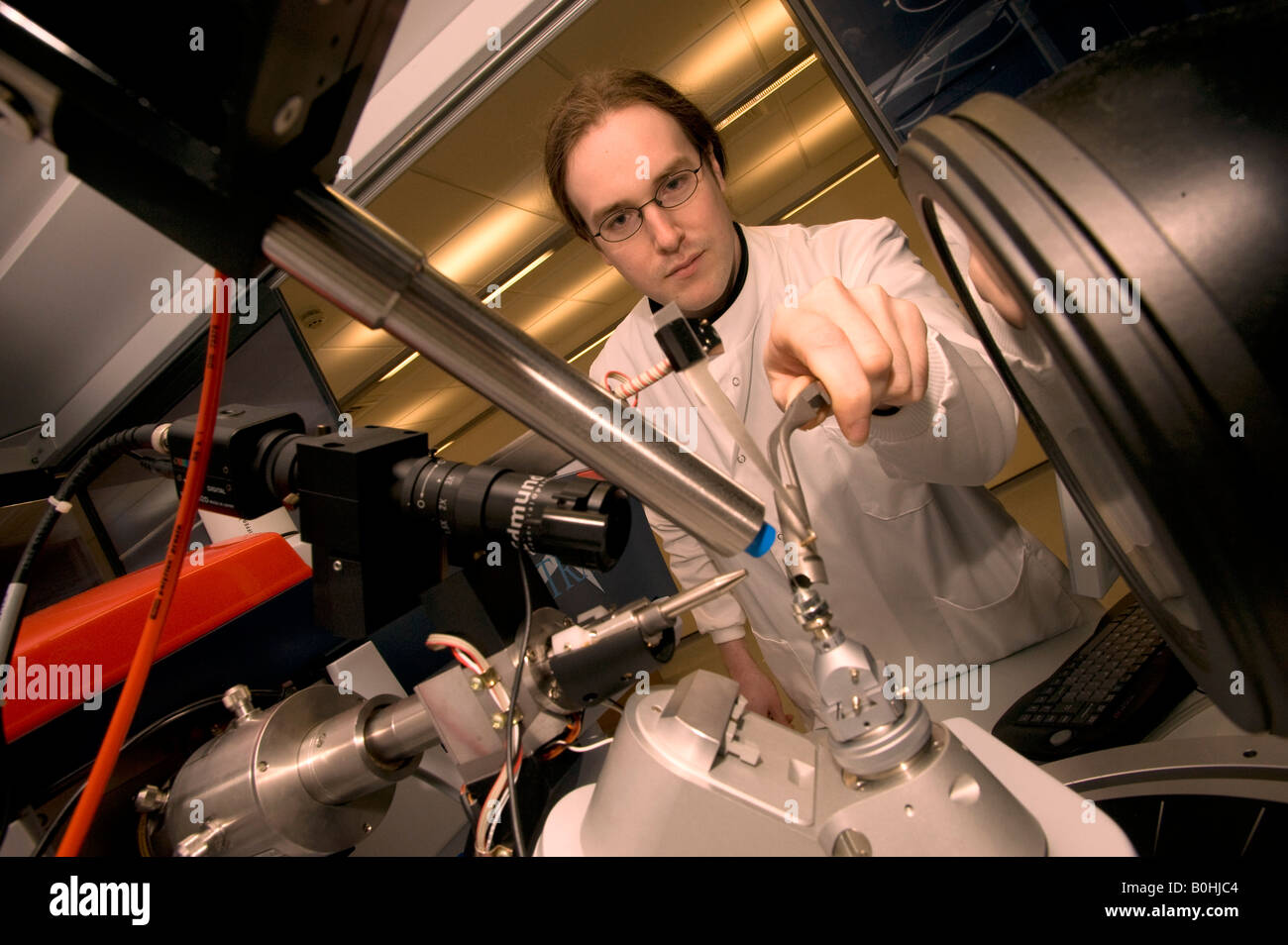 setting up a physics experiment at Oxford University post grad research ...