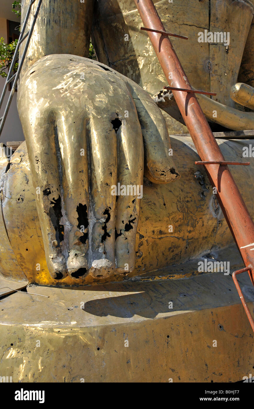 Corroded old Buddha statue, Wat Yaang Kuong Temple, Chiang Mai ...