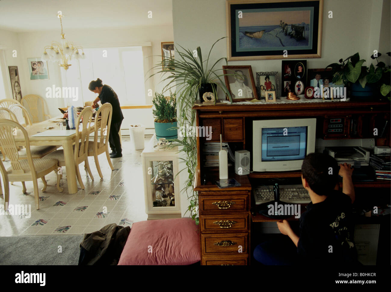 Inuit child computer hi-res stock photography and images - Alamy