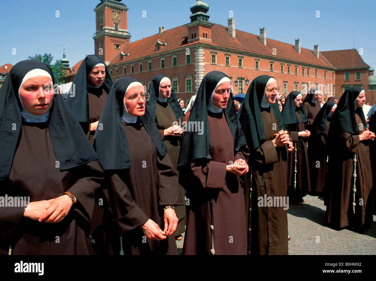 Group of nuns praying hi-res stock photography and images - Alamy