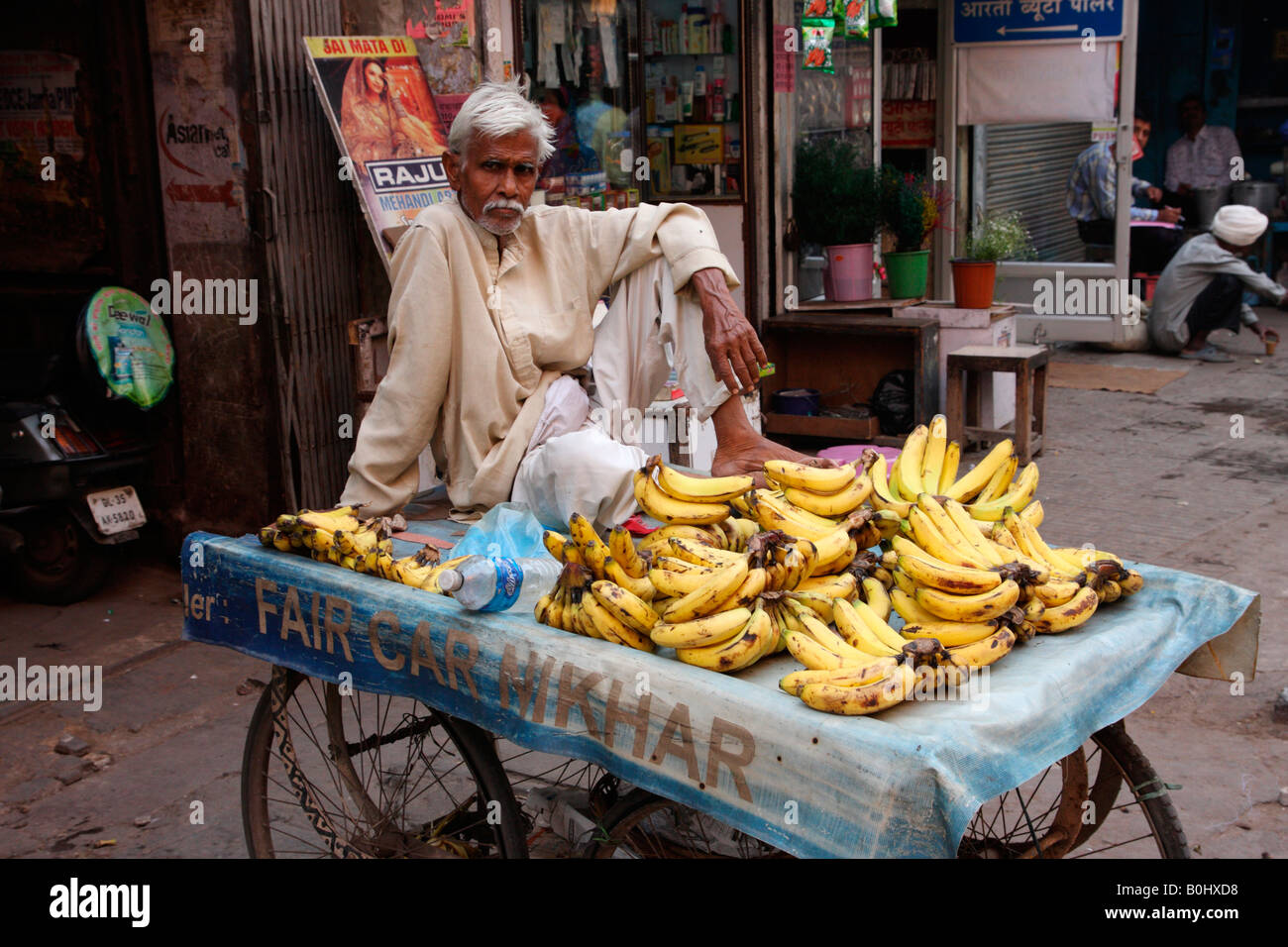 Pushcart Vendor High Resolution Stock Photography and Images - Alamy